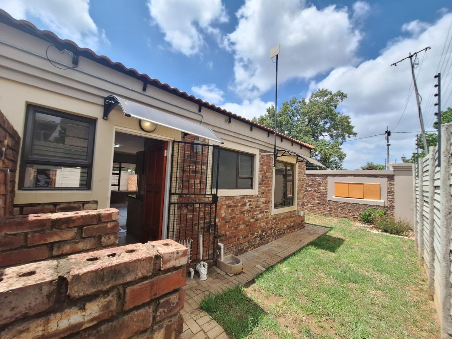 Townhouse To Rent in Miederpark, Potchefstroom