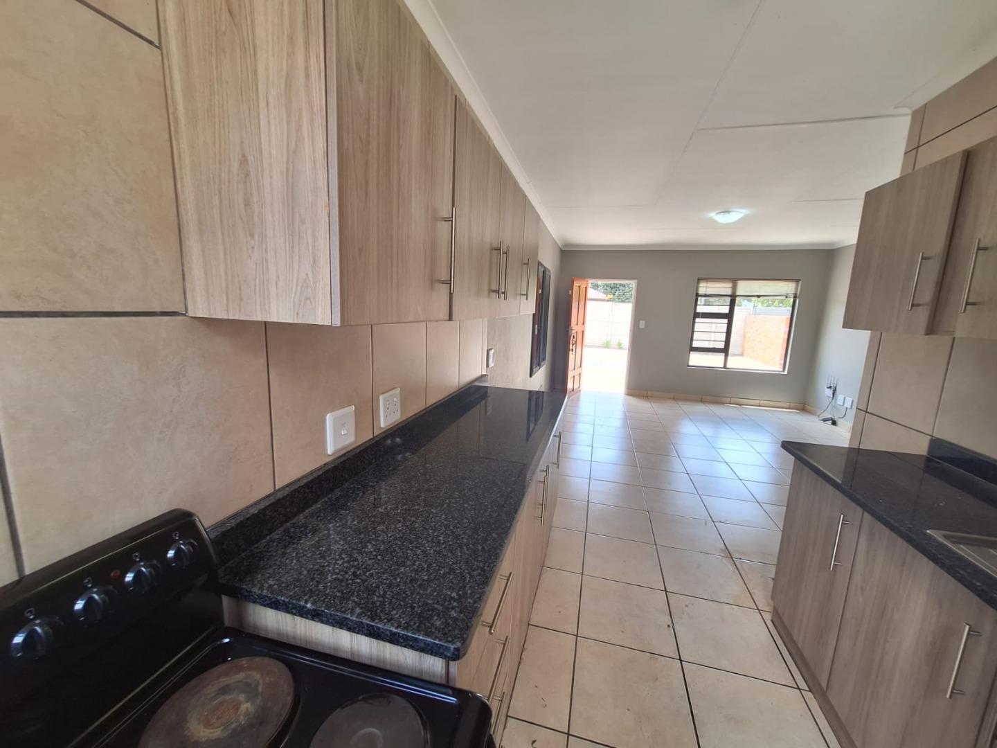 Townhouse To Rent in Miederpark, Potchefstroom